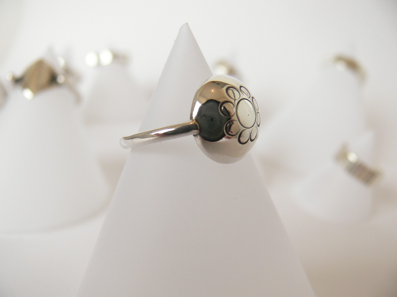 Sterling Silver flower pattern ring - Evesbeads